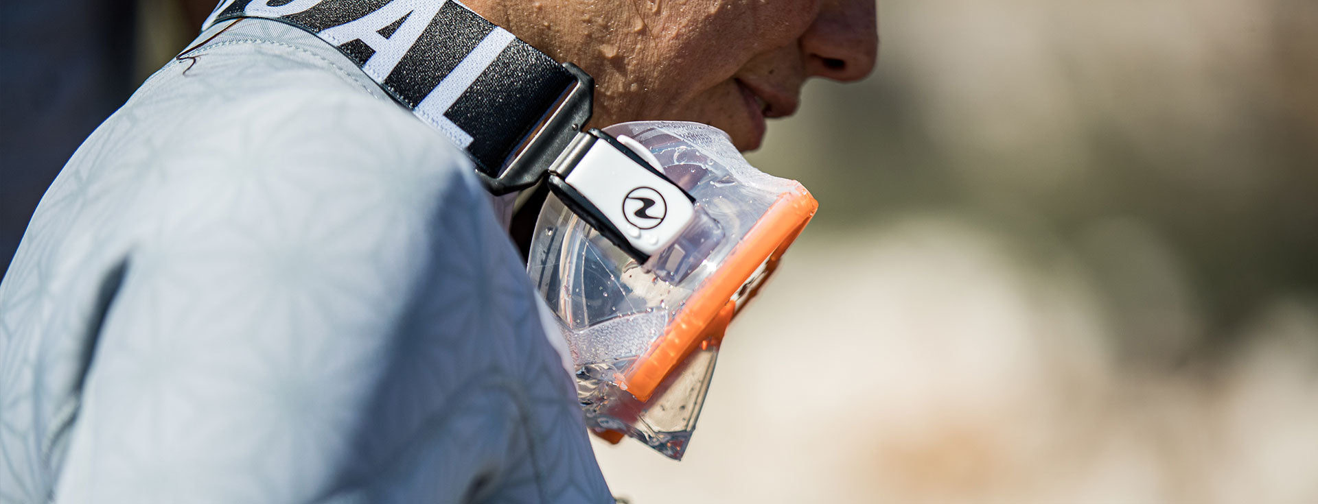 Mask Technologies: Cardanic Joint Buckles | Aqualung®